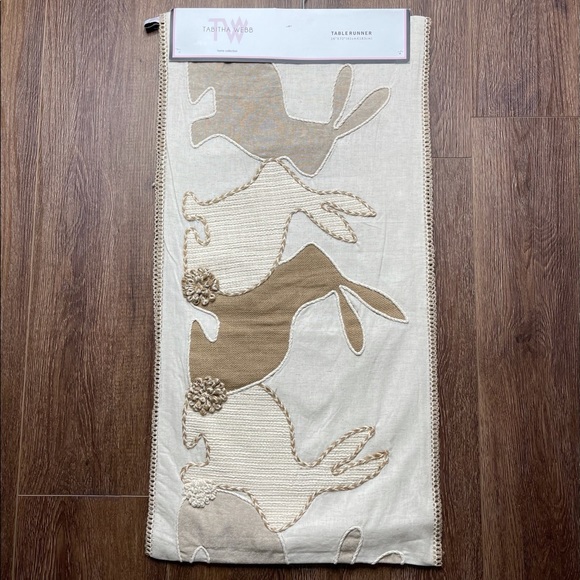 tabitha webb | Dining | Tabitha Webb Embroidered Spring Easter Table ...